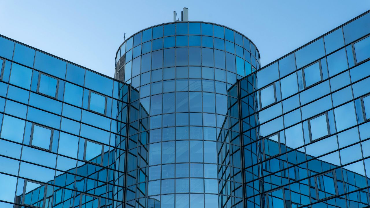 Guide to Choosing the Best Facade Cladding in the UAE