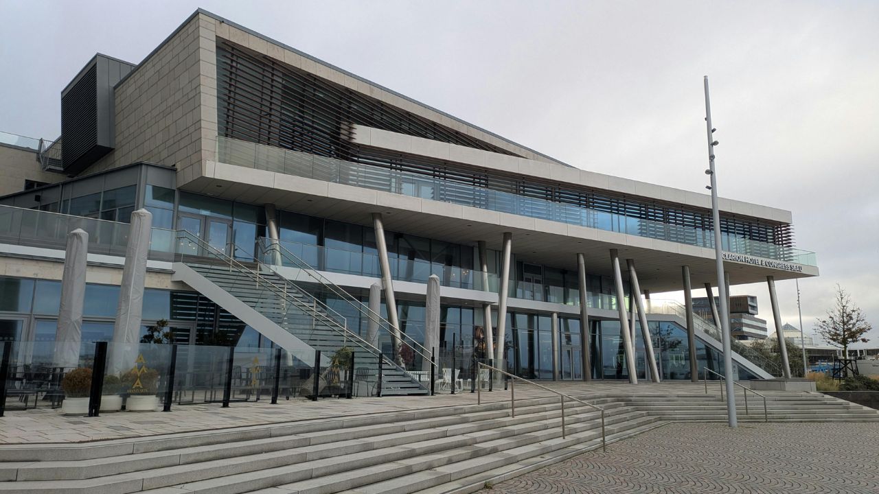 Guide to Choosing the Best Facade Cladding in the UAE